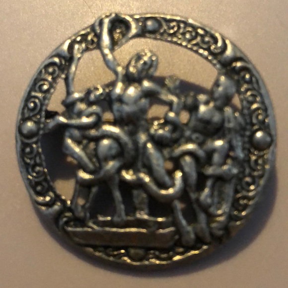 no brand | Jewelry | Vintage Unmarked Neoclassical Greco Roman Circle ...